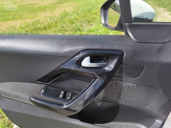 Balts Peugeot 208 2014 Vilkaviškis, ar dzinēja tilpumu 1.20 L un nobraukumu 230 tūkst. km par 2850 €, foto 10 vietnē AUTOMOTO.COM.LV