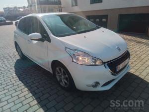 White Peugeot 208 2014 in Riga, with an engine capacity of 1.20 L and mileage of 0 thousand km for 3750 €, photo  on AUTOMOTO.COM.LV