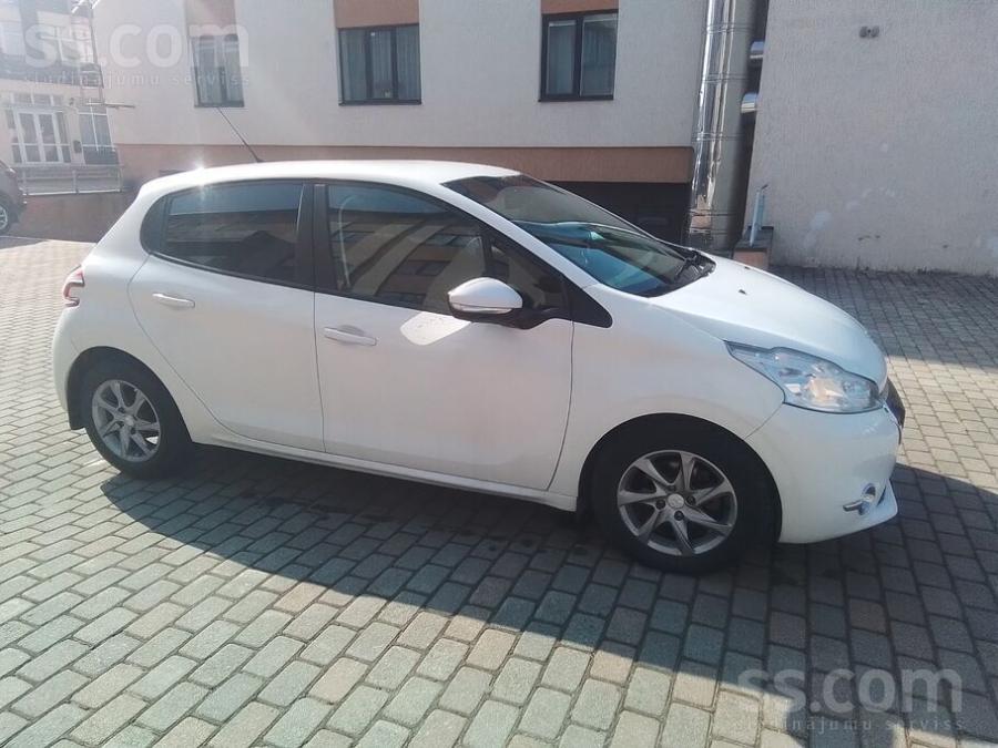 Balts Peugeot 208 2014 Rīga, ar dzinēja tilpumu 1.20 L un nobraukumu 0 tūkst. km par 3750 €, foto 4 vietnē AUTOMOTO.COM.LV