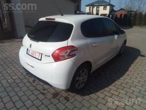 Balts Peugeot 208 2014 Rīga, ar dzinēja tilpumu 1.20 L un nobraukumu 0 tūkst. km par 3750 €, foto 6 vietnē AUTOMOTO.COM.LV
