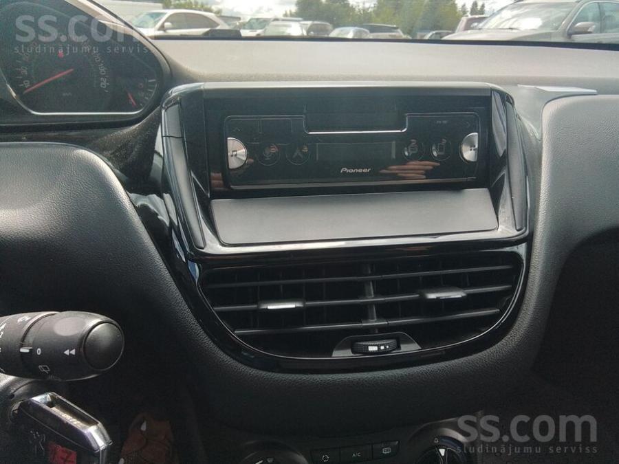 Balts Peugeot 208 2014 Rīga, ar dzinēja tilpumu 1.20 L un nobraukumu 0 tūkst. km par 3750 €, foto 14 vietnē AUTOMOTO.COM.LV