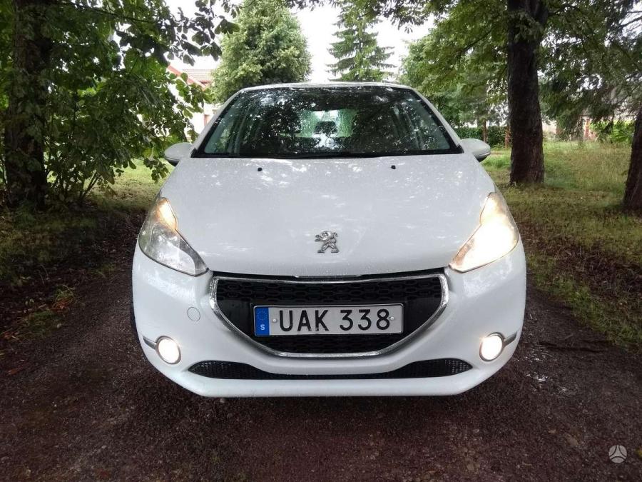 Balts Peugeot 208 2014 Vilkaviškis, ar dzinēja tilpumu 1.20 L un nobraukumu 230 tūkst. km par 2850 €, foto 3 vietnē AUTOMOTO.COM.LV