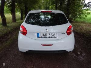 Balts Peugeot 208 2014 Vilkaviškis, ar dzinēja tilpumu 1.20 L un nobraukumu 230 tūkst. km par 2850 €, foto 6 vietnē AUTOMOTO.COM.LV