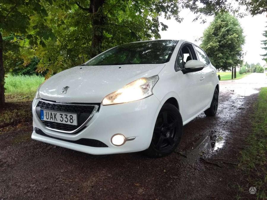 Balts Peugeot 208 2014 Vilkaviškis, ar dzinēja tilpumu 1.20 L un nobraukumu 230 tūkst. km par 2850 €, foto 8 vietnē AUTOMOTO.COM.LV
