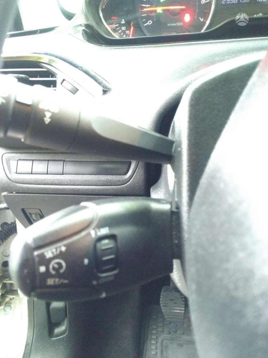 Balts Peugeot 208 2014 Vilkaviškis, ar dzinēja tilpumu 1.20 L un nobraukumu 230 tūkst. km par 2850 €, foto 19 vietnē AUTOMOTO.COM.LV