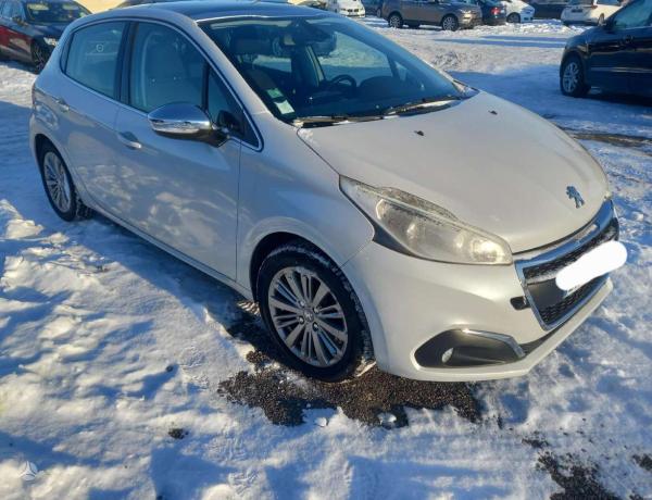 Balts Peugeot 208 2015 Panevēža, ar dzinēja tilpumu 1.20 L un nobraukumu 109 tūkst. km par 3950 €, foto 1 vietnē AUTOMOTO.COM.LV