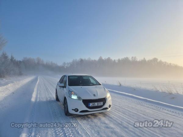 Balts Peugeot 208 2015 Viljandi, ar dzinēja tilpumu 1.40 L un nobraukumu 243 tūkst. km par 3700 €, foto 1 vietnē AUTOMOTO.COM.LV