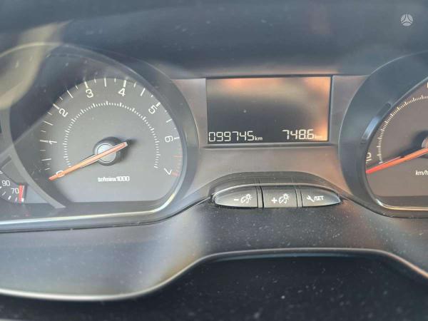 Белый Пежо 208 2015 в Куршенай, объемом двигателя 1.00 л и пробегом 100 тыс. км за 3099 €, фото 7 на AUTOMOTO.COM.LV