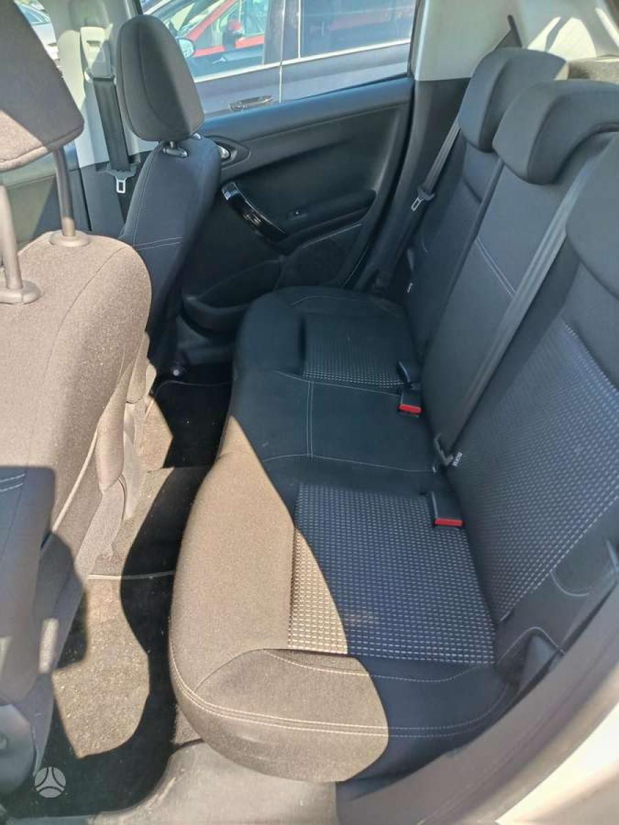Balts Peugeot 208 2015 Panevēža, ar dzinēja tilpumu 1.20 L un nobraukumu 109 tūkst. km par 3800 €, foto 8 vietnē AUTOMOTO.COM.LV