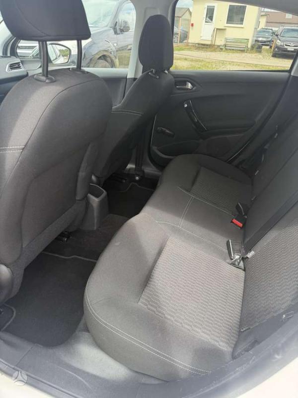 Balts Peugeot 208 2015 Viļņa, ar dzinēja tilpumu 1.20 L un nobraukumu 130 tūkst. km par 5180 €, foto 9 vietnē AUTOMOTO.COM.LV
