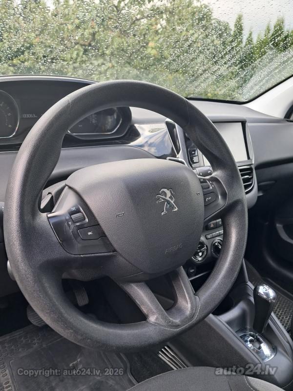 White Peugeot 208 2015 in Tartu, with an engine capacity of 1.60 L and mileage of 133 thousand km for 4299 €, photo 9 on AUTOMOTO.COM.LV
