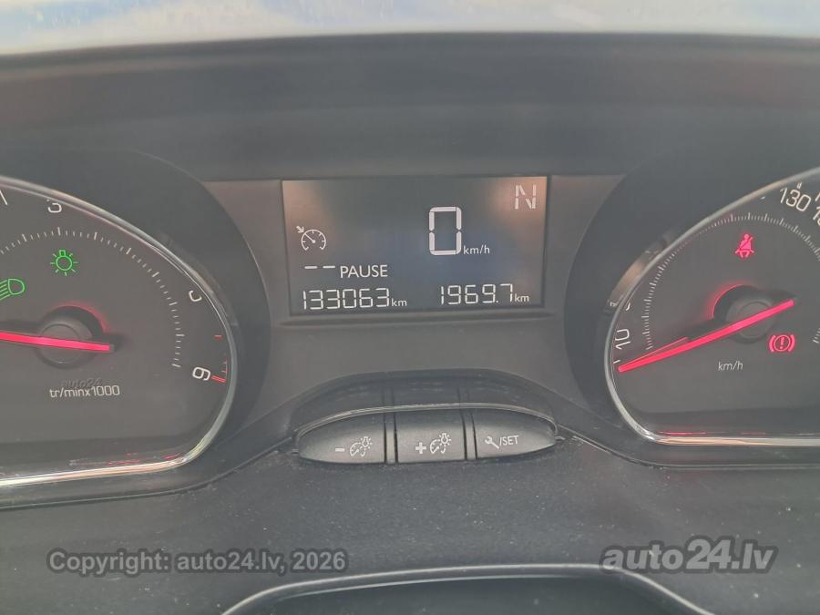 Balts Peugeot 208 2015 Tartu, ar dzinēja tilpumu 1.60 L un nobraukumu 133 tūkst. km par 4299 €, foto 11 vietnē AUTOMOTO.COM.LV