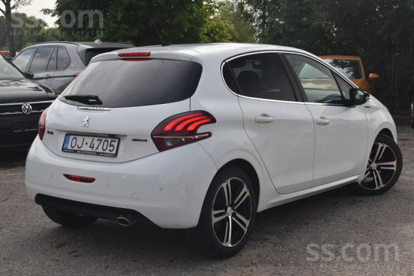 Balts Peugeot 208 2015 Kuldīga, ar dzinēja tilpumu 1.60 L un nobraukumu 0 tūkst. km par 6990 €, foto 2 vietnē AUTOMOTO.COM.LV