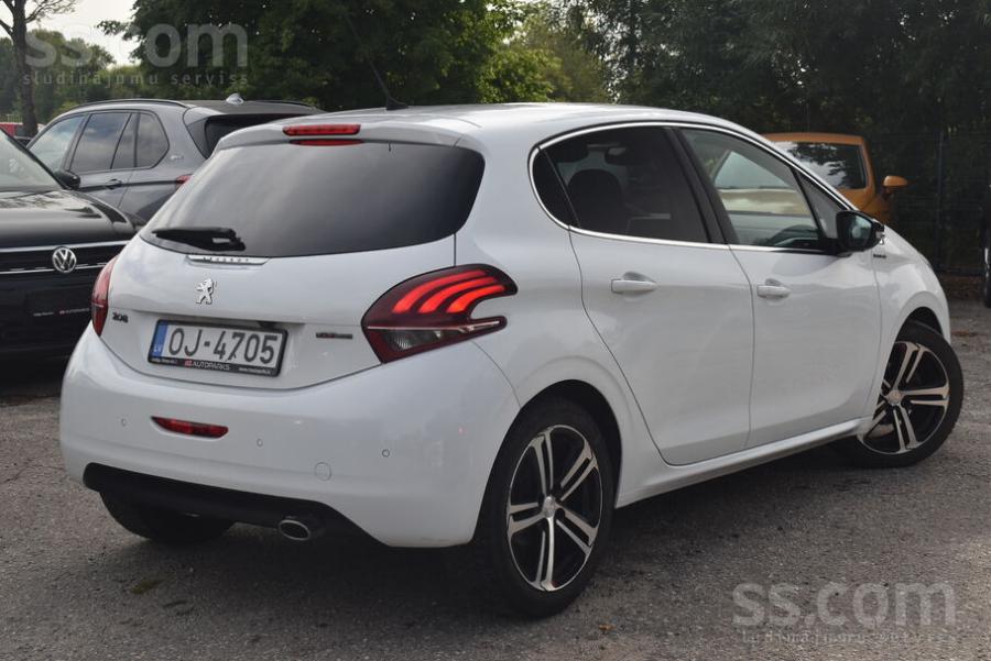 Balts Peugeot 208 2015 Kuldīga, ar dzinēja tilpumu 1.60 L un nobraukumu 0 tūkst. km par 6990 €, foto 3 vietnē AUTOMOTO.COM.LV