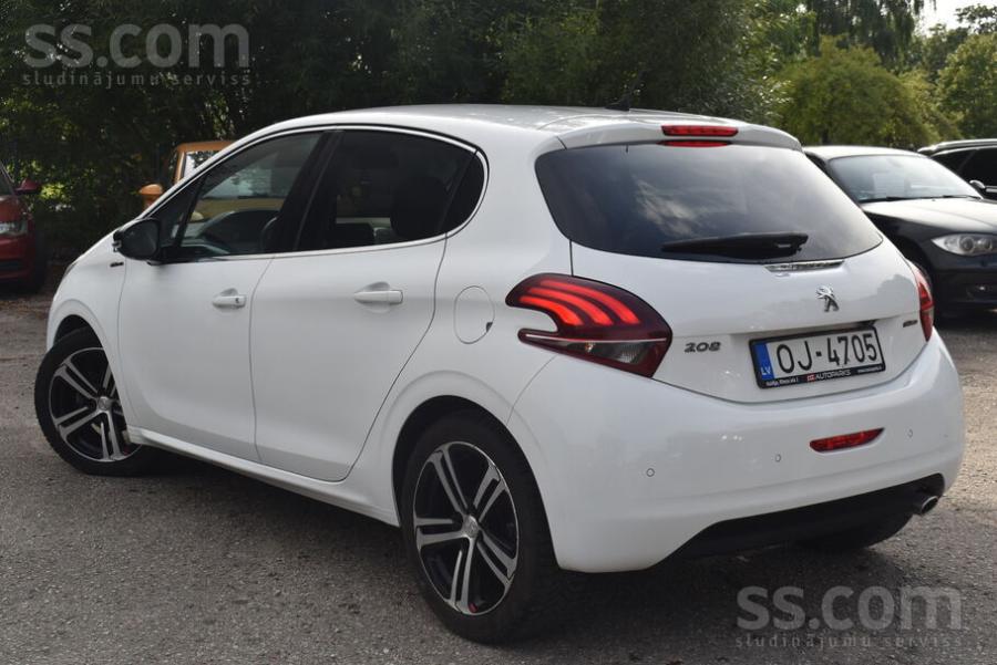 Balts Peugeot 208 2015 Kuldīga, ar dzinēja tilpumu 1.60 L un nobraukumu 0 tūkst. km par 6990 €, foto 4 vietnē AUTOMOTO.COM.LV
