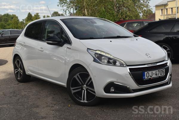 Balts Peugeot 208 2015 Kuldīga, ar dzinēja tilpumu 1.60 L un nobraukumu 0 tūkst. km par 6990 €, foto 4 vietnē AUTOMOTO.COM.LV