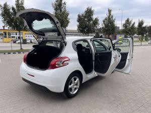 Balts Peugeot 208 2015 Kauņa, ar dzinēja tilpumu 1.20 L un nobraukumu 163 tūkst. km par 4900 €, foto 18 vietnē AUTOMOTO.COM.LV