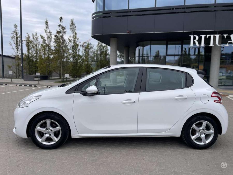 Balts Peugeot 208 2015 Kauņa, ar dzinēja tilpumu 1.20 L un nobraukumu 163 tūkst. km par 4900 €, foto 4 vietnē AUTOMOTO.COM.LV