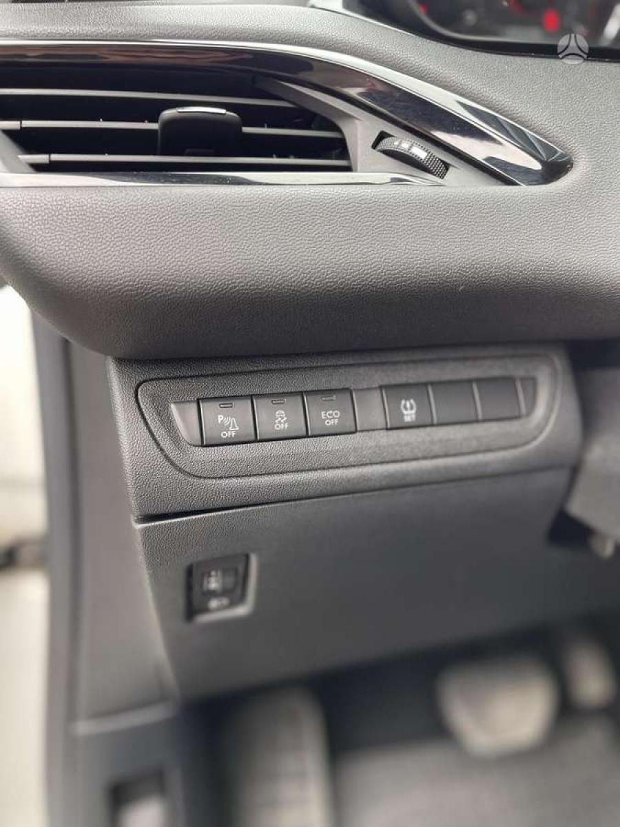 Balts Peugeot 208 2015 Kauņa, ar dzinēja tilpumu 1.20 L un nobraukumu 163 tūkst. km par 4900 €, foto 37 vietnē AUTOMOTO.COM.LV