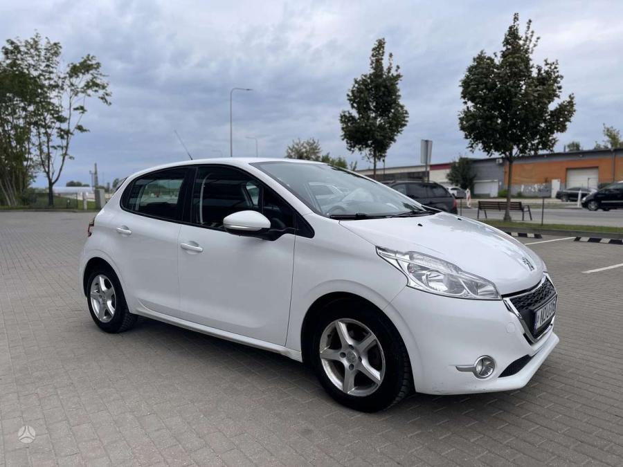 Balts Peugeot 208 2015 Kauņa, ar dzinēja tilpumu 1.20 L un nobraukumu 163 tūkst. km par 4900 €, foto 11 vietnē AUTOMOTO.COM.LV