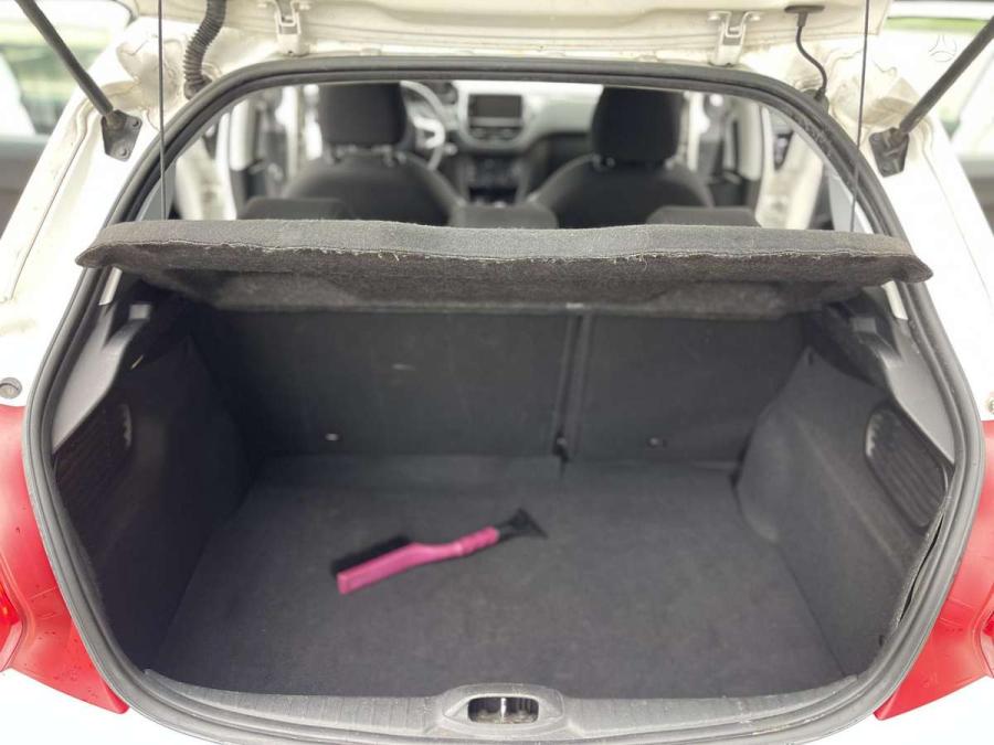 Balts Peugeot 208 2015 Kauņa, ar dzinēja tilpumu 1.20 L un nobraukumu 163 tūkst. km par 4900 €, foto 23 vietnē AUTOMOTO.COM.LV