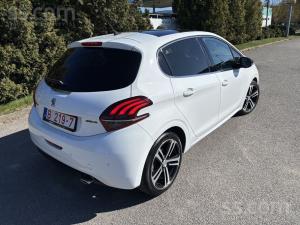 White Peugeot 208 2016 in Riga, with an engine capacity of 1.20 L and mileage of 137 thousand km for 6500 €, photo 3 on AUTOMOTO.COM.LV