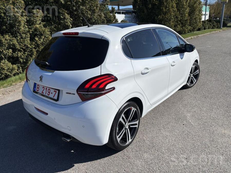White Peugeot 208 2016 in Riga, with an engine capacity of 1.20 L and mileage of 137 thousand km for 6500 €, photo 3 on AUTOMOTO.COM.LV