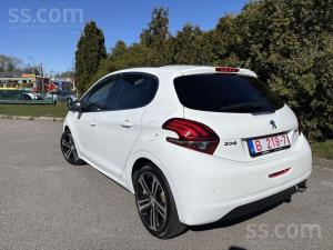 White Peugeot 208 2016 in Riga, with an engine capacity of 1.20 L and mileage of 137 thousand km for 6500 €, photo 6 on AUTOMOTO.COM.LV