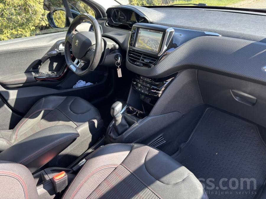 White Peugeot 208 2016 in Riga, with an engine capacity of 1.20 L and mileage of 137 thousand km for 6500 €, photo 11 on AUTOMOTO.COM.LV