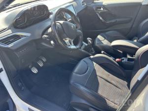 White Peugeot 208 2016 in Riga, with an engine capacity of 1.20 L and mileage of 137 thousand km for 6500 €, photo 12 on AUTOMOTO.COM.LV