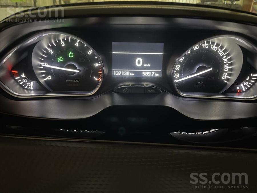 White Peugeot 208 2016 in Riga, with an engine capacity of 1.20 L and mileage of 137 thousand km for 6500 €, photo 18 on AUTOMOTO.COM.LV