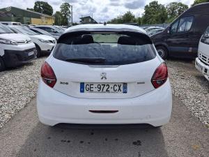 Balts Peugeot 208 2016 Tauragė, ar dzinēja tilpumu 1.20 L un nobraukumu 228 tūkst. km par 3200 €, foto 5 vietnē AUTOMOTO.COM.LV