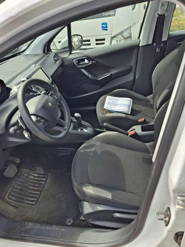 Balts Peugeot 208 2016 Tauragė, ar dzinēja tilpumu 1.20 L un nobraukumu 228 tūkst. km par 3200 €, foto 8 vietnē AUTOMOTO.COM.LV