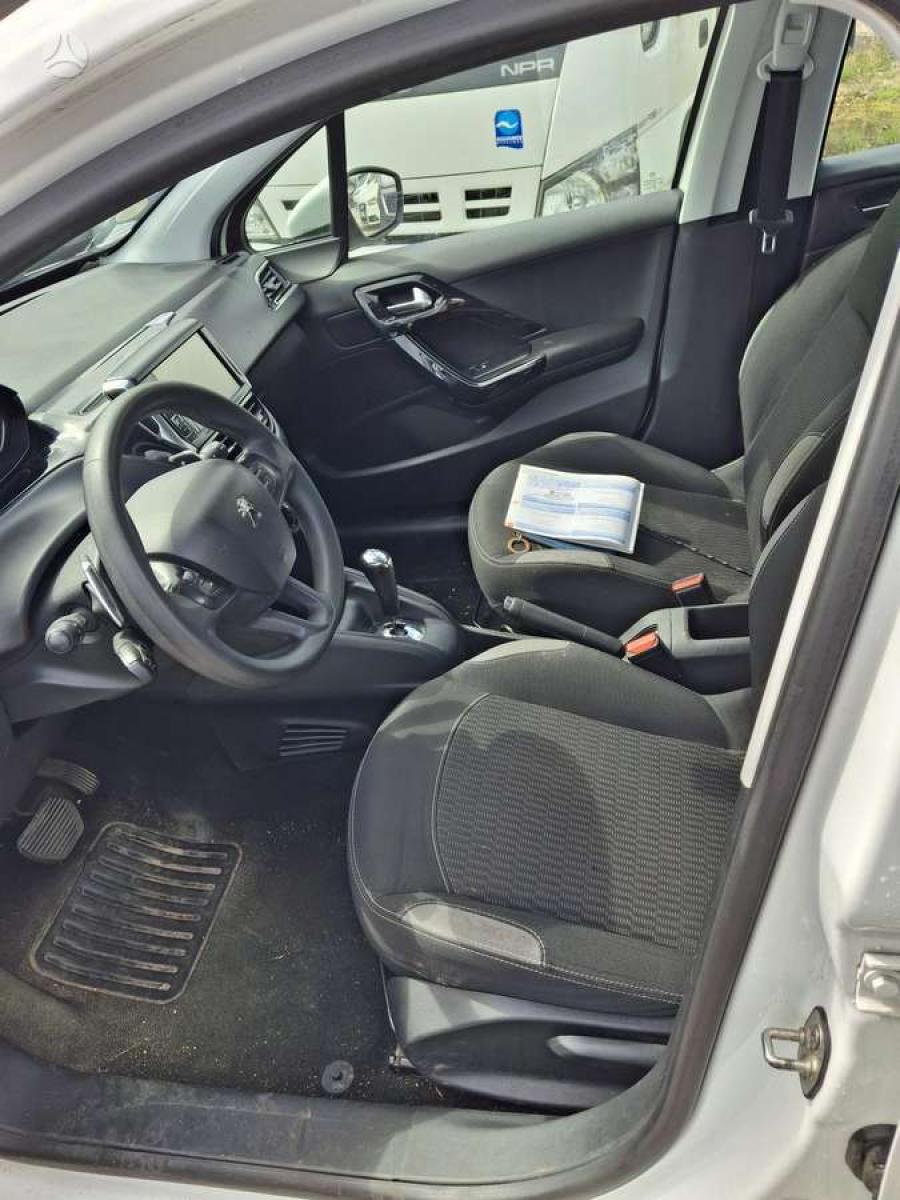 Balts Peugeot 208 2016 Tauragė, ar dzinēja tilpumu 1.20 L un nobraukumu 228 tūkst. km par 3200 €, foto 9 vietnē AUTOMOTO.COM.LV