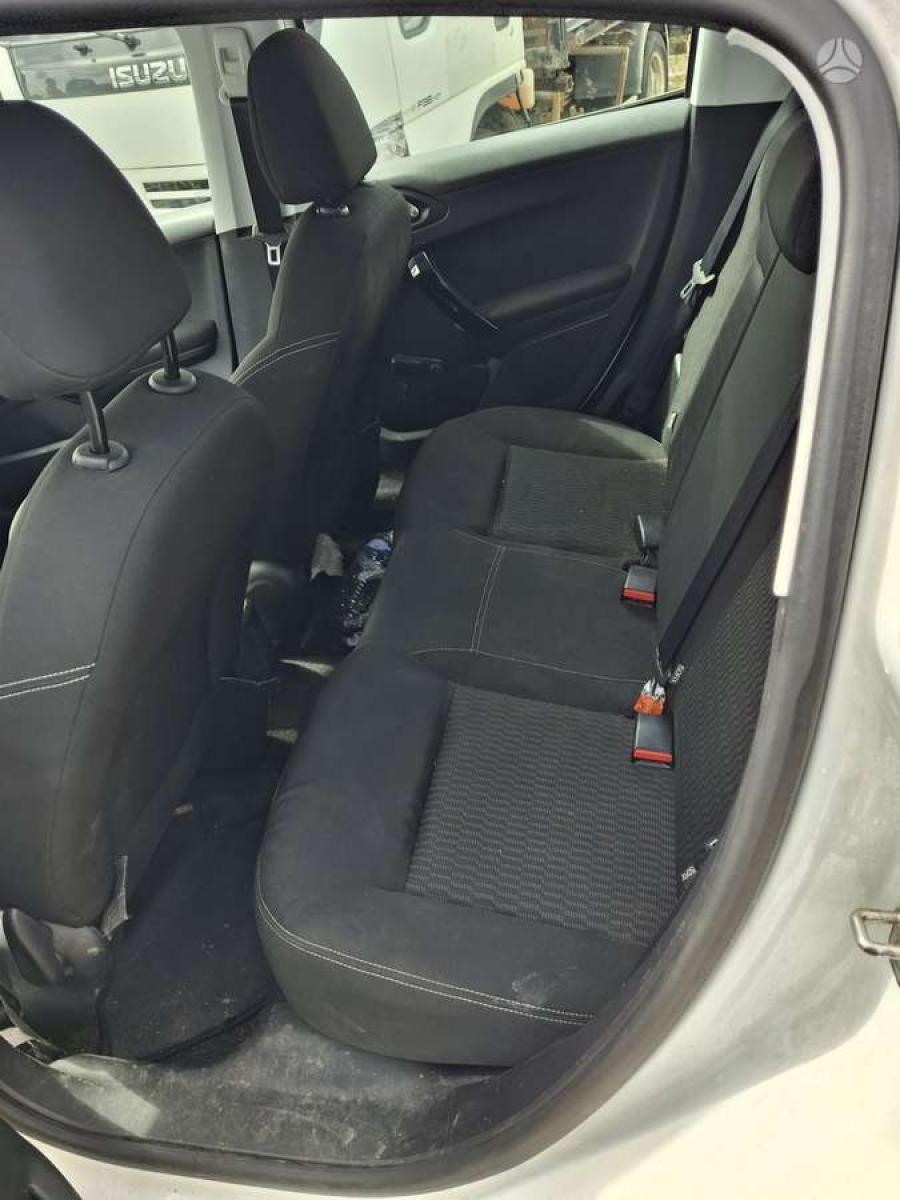 Balts Peugeot 208 2016 Tauragė, ar dzinēja tilpumu 1.20 L un nobraukumu 228 tūkst. km par 3200 €, foto 10 vietnē AUTOMOTO.COM.LV