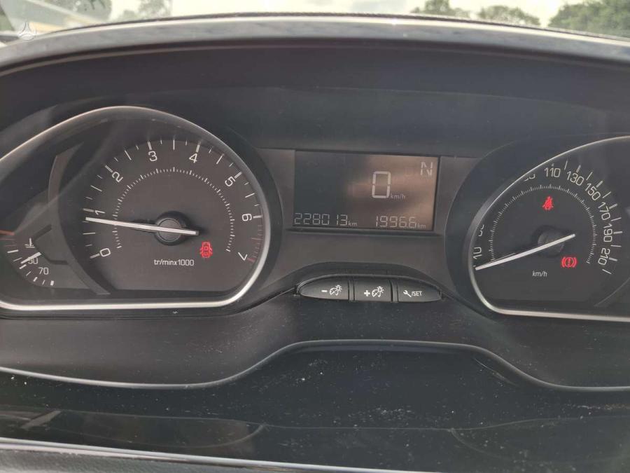 Balts Peugeot 208 2016 Tauragė, ar dzinēja tilpumu 1.20 L un nobraukumu 228 tūkst. km par 3200 €, foto 11 vietnē AUTOMOTO.COM.LV