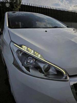White Peugeot 208 2016 in Vilnius, with an engine capacity of 1.60 L and mileage of 211 thousand km for 2750 €, photo 8 on AUTOMOTO.COM.LV