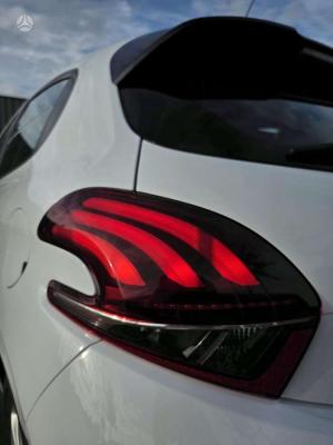 White Peugeot 208 2016 in Vilnius, with an engine capacity of 1.60 L and mileage of 211 thousand km for 2750 €, photo 9 on AUTOMOTO.COM.LV