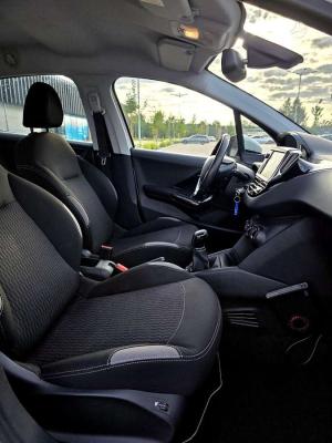 White Peugeot 208 2016 in Vilnius, with an engine capacity of 1.60 L and mileage of 211 thousand km for 2750 €, photo 13 on AUTOMOTO.COM.LV