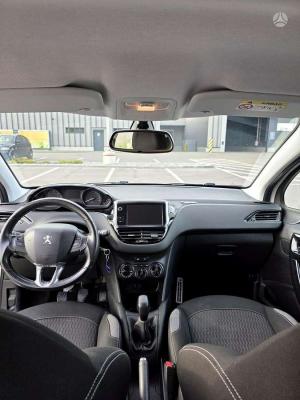 White Peugeot 208 2016 in Vilnius, with an engine capacity of 1.60 L and mileage of 211 thousand km for 2750 €, photo 15 on AUTOMOTO.COM.LV
