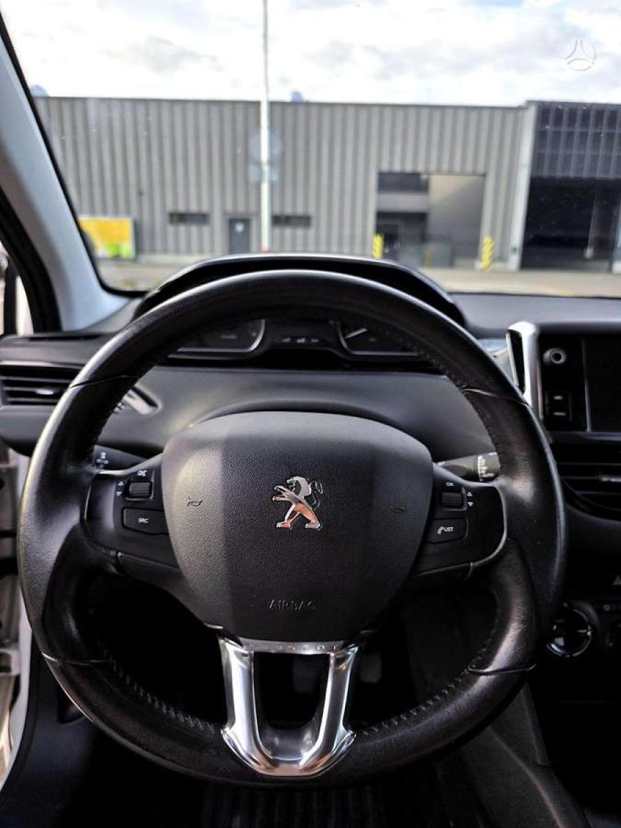 White Peugeot 208 2016 in Vilnius, with an engine capacity of 1.60 L and mileage of 211 thousand km for 2750 €, photo 16 on AUTOMOTO.COM.LV