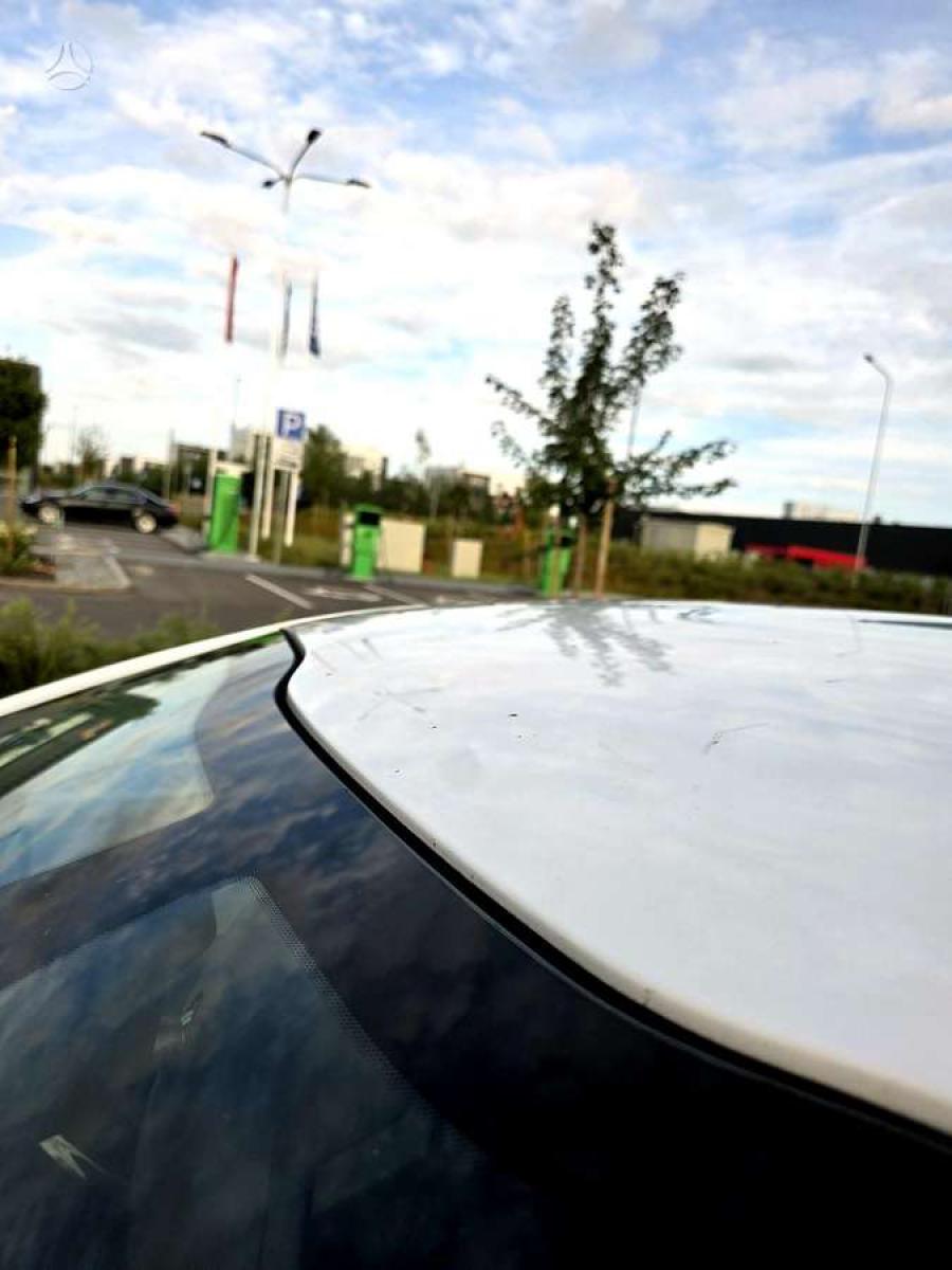 White Peugeot 208 2016 in Vilnius, with an engine capacity of 1.60 L and mileage of 211 thousand km for 2750 €, photo 23 on AUTOMOTO.COM.LV