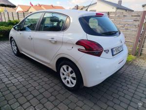 White Peugeot 208 2016 in Panevezys, with an engine capacity of 1.00 L and mileage of 155 thousand km for 3900 €, photo 11 on AUTOMOTO.COM.LV