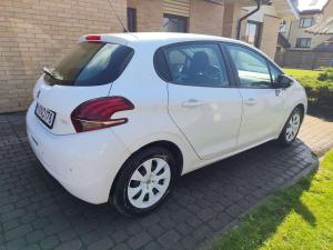 White Peugeot 208 2016 in Panevezys, with an engine capacity of 1.00 L and mileage of 155 thousand km for 3900 €, photo 15 on AUTOMOTO.COM.LV