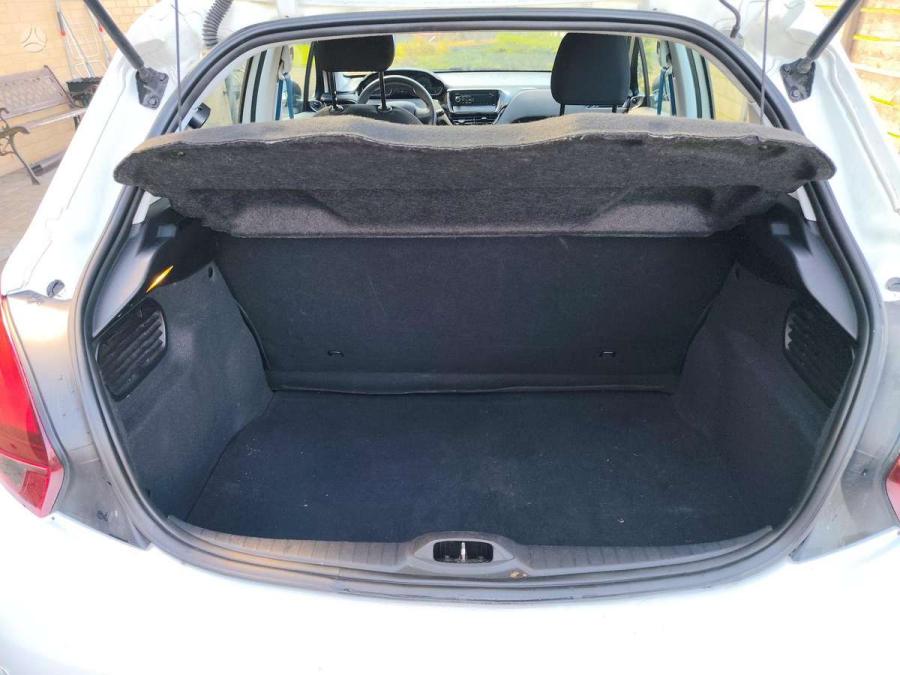 White Peugeot 208 2016 in Panevezys, with an engine capacity of 1.00 L and mileage of 155 thousand km for 3900 €, photo 20 on AUTOMOTO.COM.LV