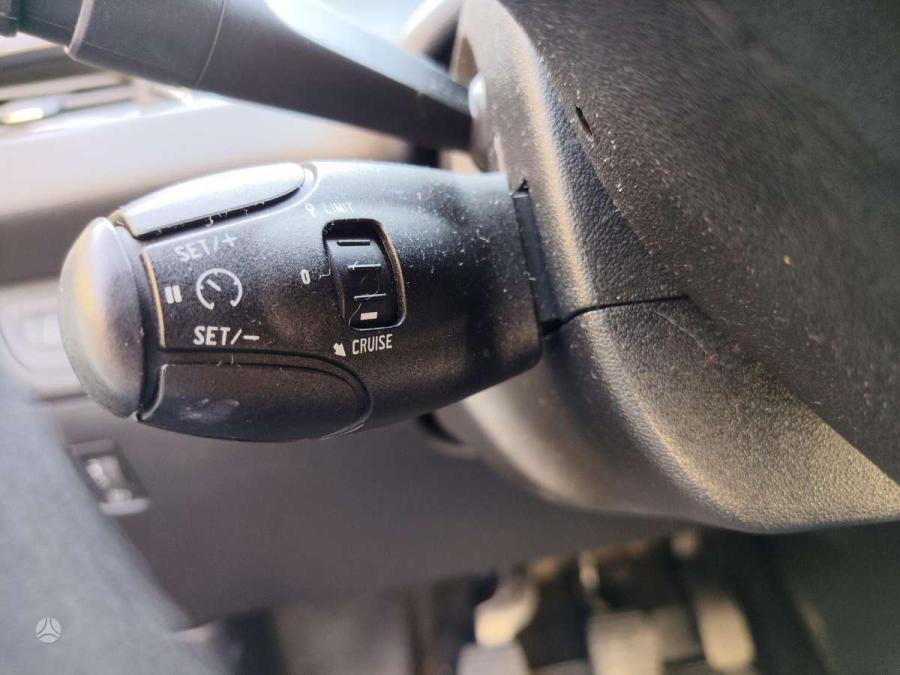 White Peugeot 208 2016 in Panevezys, with an engine capacity of 1.00 L and mileage of 155 thousand km for 3900 €, photo 28 on AUTOMOTO.COM.LV
