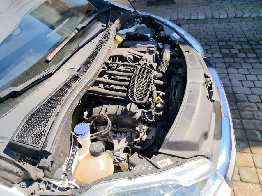 White Peugeot 208 2016 in Panevezys, with an engine capacity of 1.00 L and mileage of 155 thousand km for 3900 €, photo 37 on AUTOMOTO.COM.LV