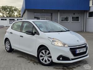 White Peugeot 208 2016 in Silute, with an engine capacity of 1.60 L and mileage of 237 thousand km for 3500 €, photo 8 on AUTOMOTO.COM.LV
