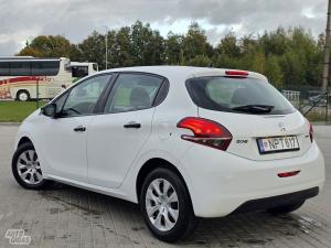 White Peugeot 208 2016 in Silute, with an engine capacity of 1.60 L and mileage of 237 thousand km for 3500 €, photo 9 on AUTOMOTO.COM.LV