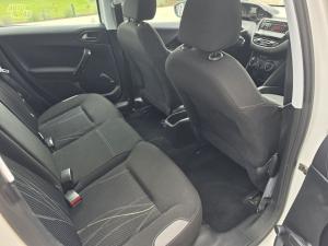 White Peugeot 208 2016 in Silute, with an engine capacity of 1.60 L and mileage of 237 thousand km for 3500 €, photo 19 on AUTOMOTO.COM.LV